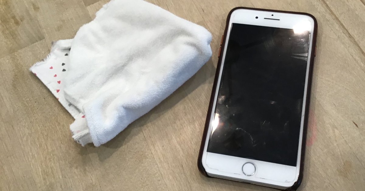 How To Clean Your iPhone Without Damaging It - MobyGeek.com