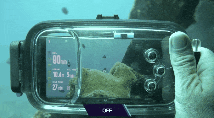 This Case Allows You To Use Your Smartphone To Record A Dive - MobyGeek.com