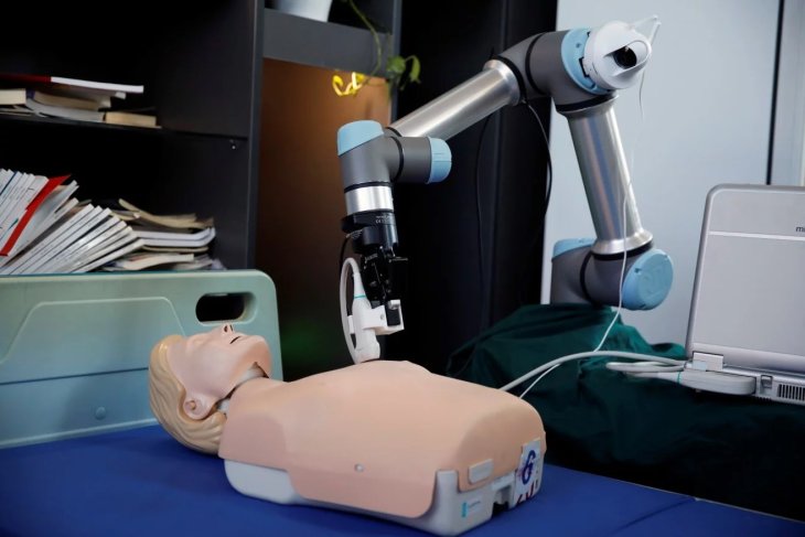 This Weird Robotic Arm Can Help Save Lives During The Covid-19 Outbreak ...